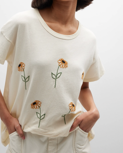 Boxy Crew ~ Weeping Daisy – Chic Streets
